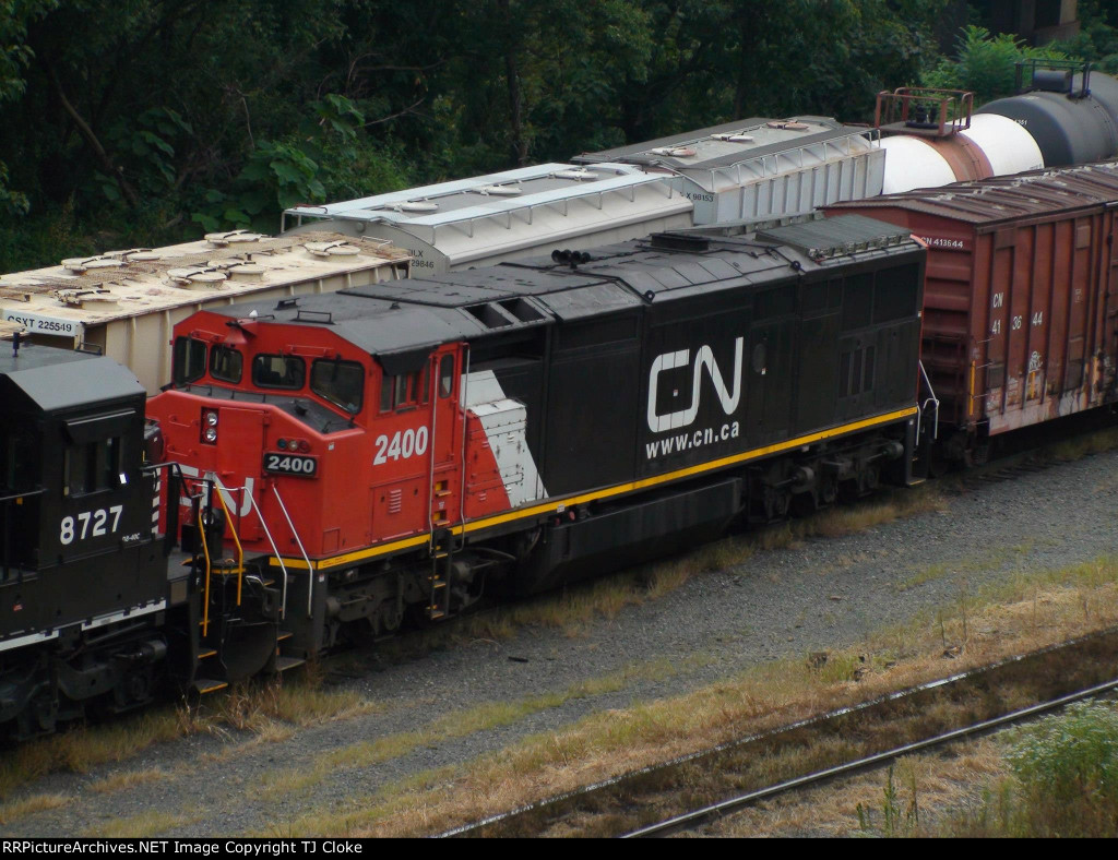 CN 2400